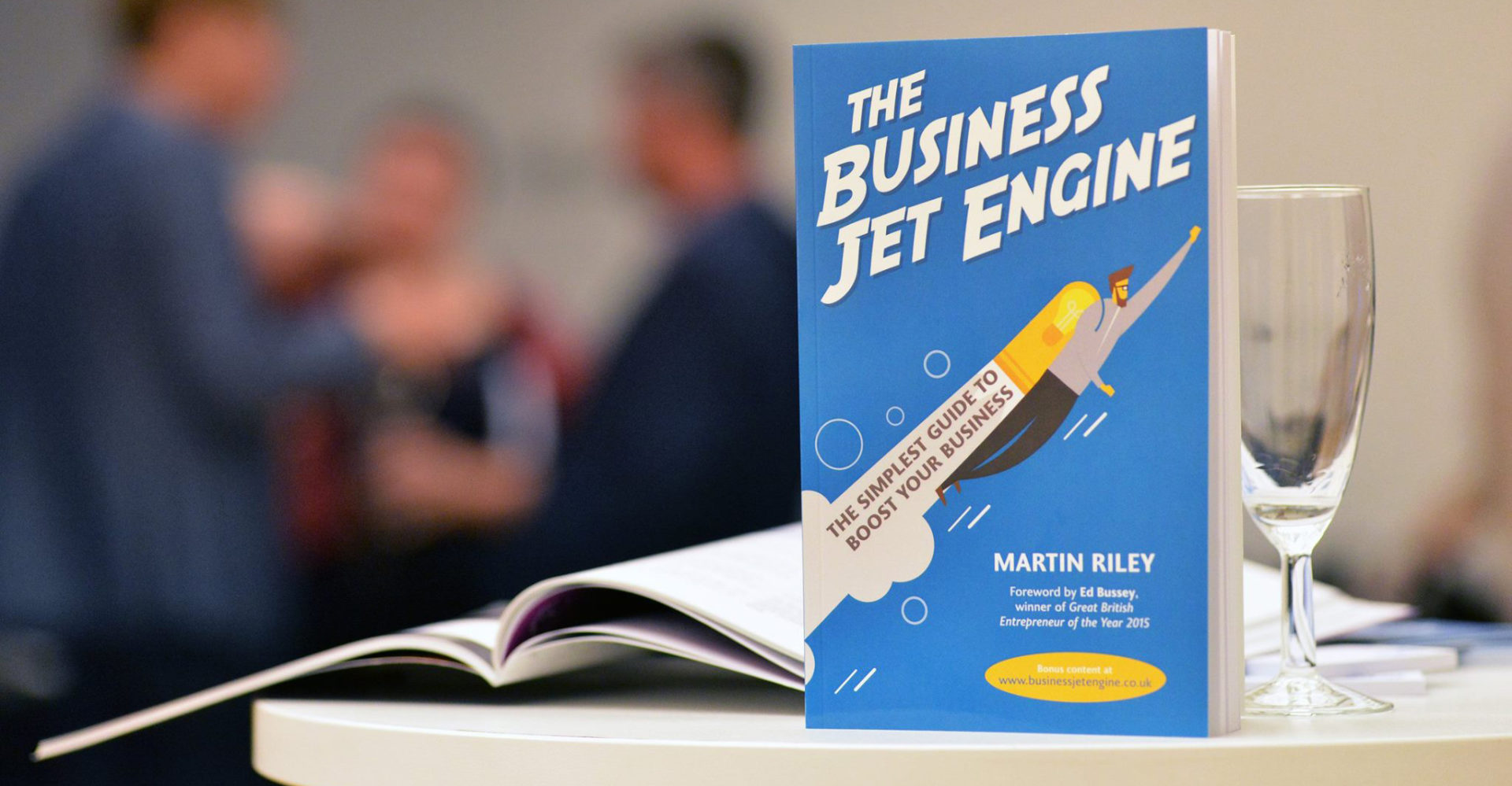 ‘Twist-lock’ Centro stand helps launch The Business Jet Engine book ...